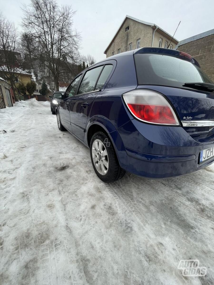 Zils Opel Astra 2005 Kauņa, ar dzinēja tilpumu 1.70 L un nobraukumu 298 tūkst. km par 750 €, foto 3 vietnē AUTOMOTO.COM.LV