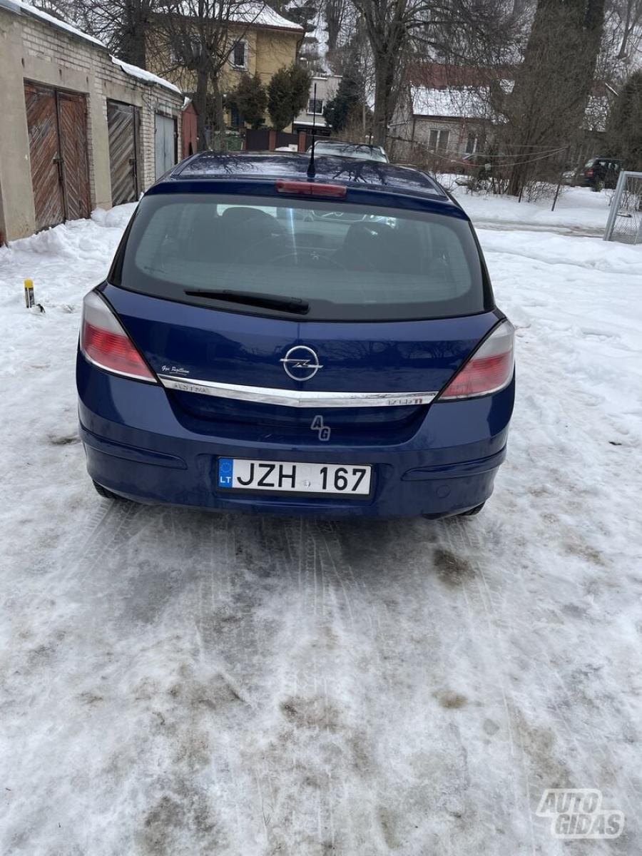 Zils Opel Astra 2005 Kauņa, ar dzinēja tilpumu 1.70 L un nobraukumu 298 tūkst. km par 750 €, foto 4 vietnē AUTOMOTO.COM.LV