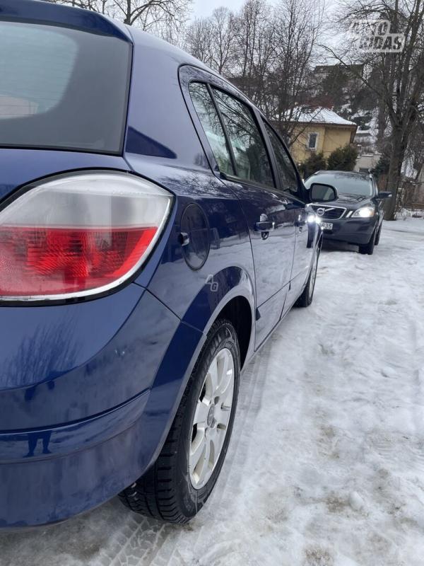 Blue Opel Astra 2005 in Kaunas, with an engine capacity of 1.70 L and mileage of 298 thousand km for 750 €, photo 5 on AUTOMOTO.COM.LV