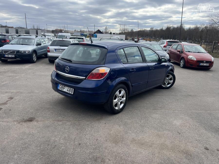 Blue Opel Astra 2005 in Siauliai, with an engine capacity of 1.70 L and mileage of 268 thousand km for 849 €, photo 6 on AUTOMOTO.COM.LV