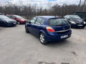Blue Opel Astra 2005 in Siauliai, with an engine capacity of 1.70 L and mileage of 268 thousand km for 849 €, photo 8 on AUTOMOTO.COM.LV