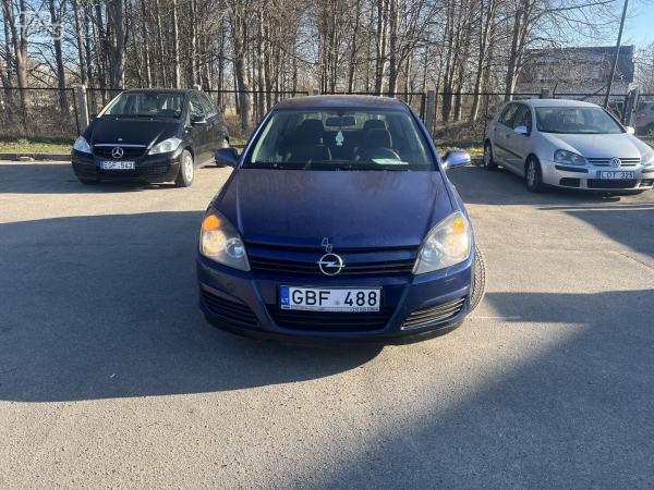 Blue Opel Astra 2005 in Siauliai, with an engine capacity of 1.70 L and mileage of 268 thousand km for 899 €, photo 2 on AUTOMOTO.COM.LV