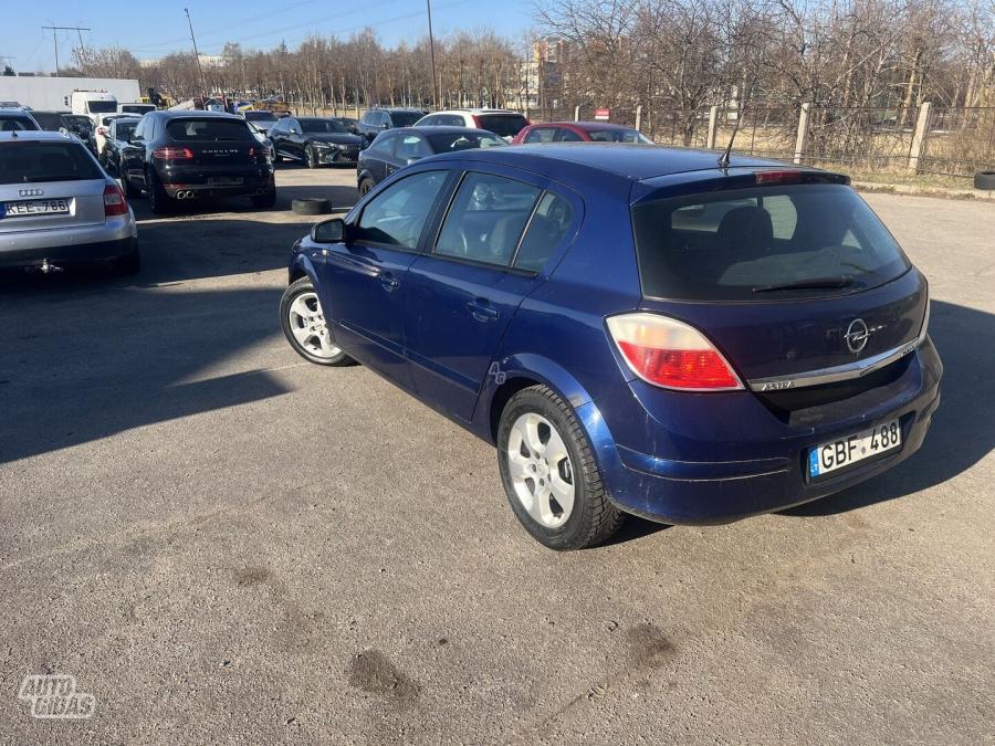 Blue Opel Astra 2005 in Siauliai, with an engine capacity of 1.70 L and mileage of 268 thousand km for 899 €, photo 7 on AUTOMOTO.COM.LV