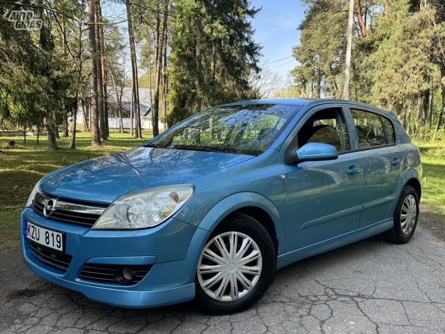 Blue Opel Astra 2005 in Panevezys, with an engine capacity of 1.60 L and mileage of 231 thousand km for 1090 €, photo 1 on AUTOMOTO.COM.LV