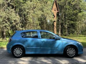 Blue Opel Astra 2005 in Panevezys, with an engine capacity of 1.60 L and mileage of 231 thousand km for 1090 €, photo 7 on AUTOMOTO.COM.LV