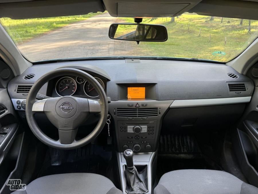 Zils Opel Astra 2005 Panevēža, ar dzinēja tilpumu 1.60 L un nobraukumu 231 tūkst. km par 1080 €, foto 14 vietnē AUTOMOTO.COM.LV