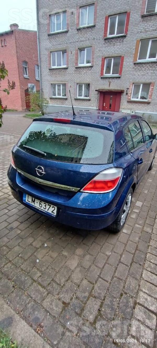 Zils Opel Astra 2005 Liepāja, ar dzinēja tilpumu 1.80 L un nobraukumu 136 tūkst. km par 800 €, foto 4 vietnē AUTOMOTO.COM.LV