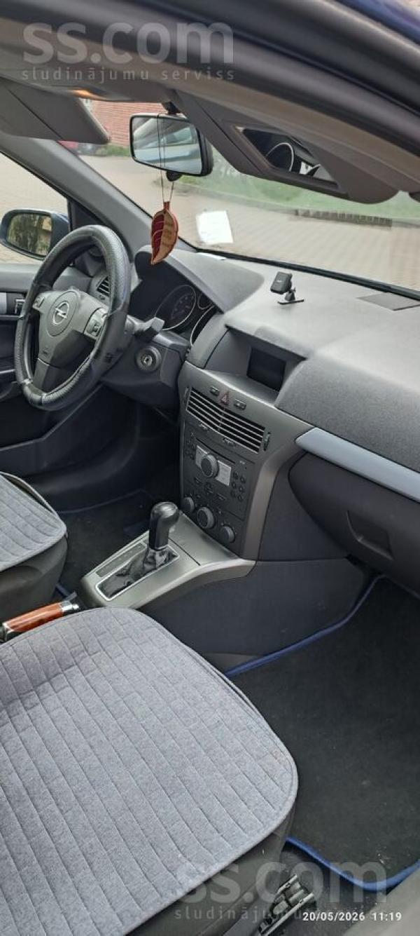 Zils Opel Astra 2005 Liepāja, ar dzinēja tilpumu 1.80 L un nobraukumu 136 tūkst. km par 800 €, foto 5 vietnē AUTOMOTO.COM.LV