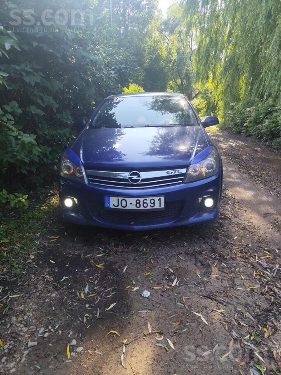 Zils Opel Astra 2005 Rīga, ar dzinēja tilpumu 1.90 L un nobraukumu 280 tūkst. km par 3500 €, foto 1 vietnē AUTOMOTO.COM.LV