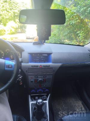 Zils Opel Astra 2005 Rīga, ar dzinēja tilpumu 1.90 L un nobraukumu 280 tūkst. km par 3500 €, foto 10 vietnē AUTOMOTO.COM.LV