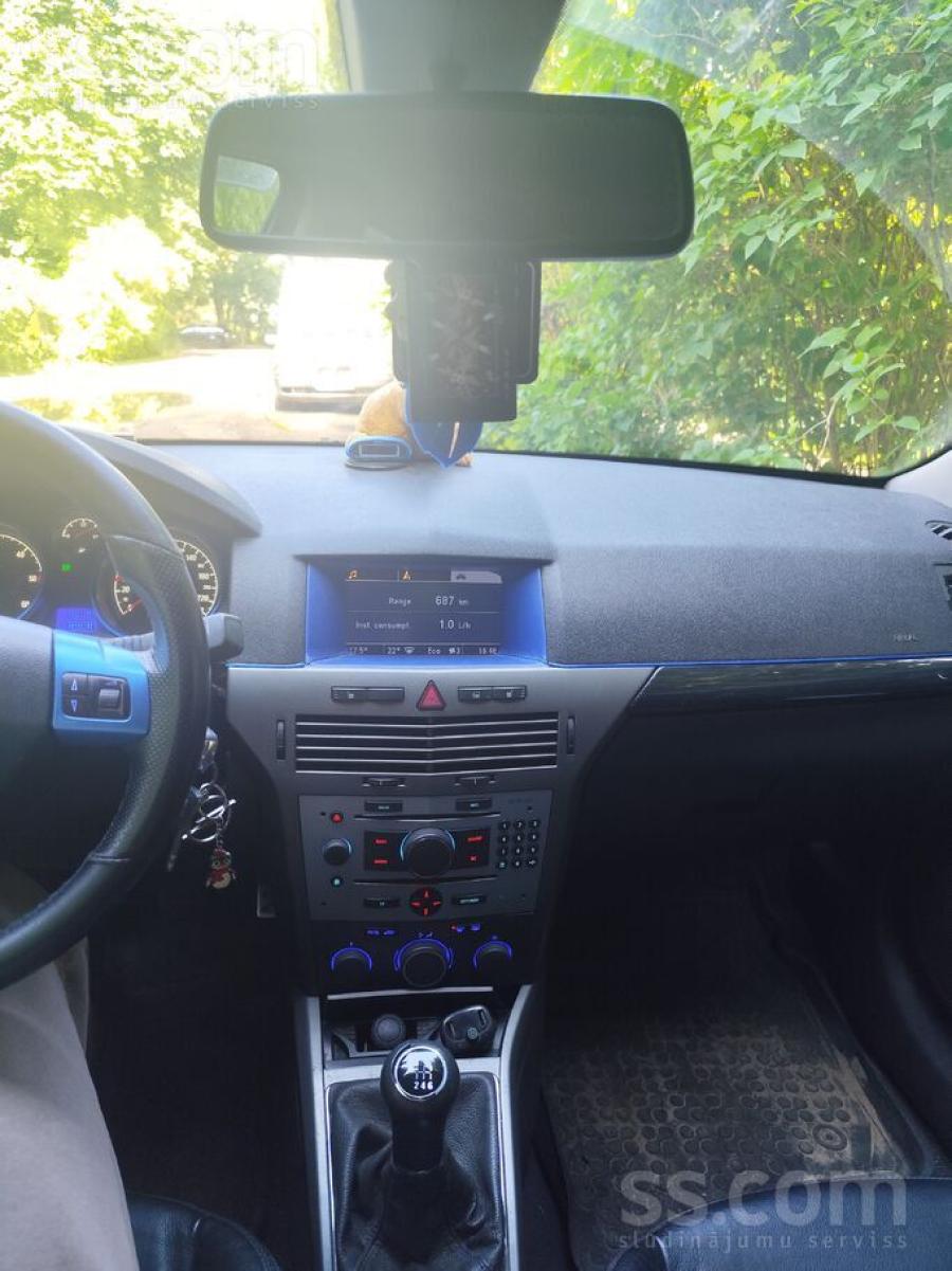 Zils Opel Astra 2005 Rīga, ar dzinēja tilpumu 1.90 L un nobraukumu 280 tūkst. km par 3500 €, foto 10 vietnē AUTOMOTO.COM.LV