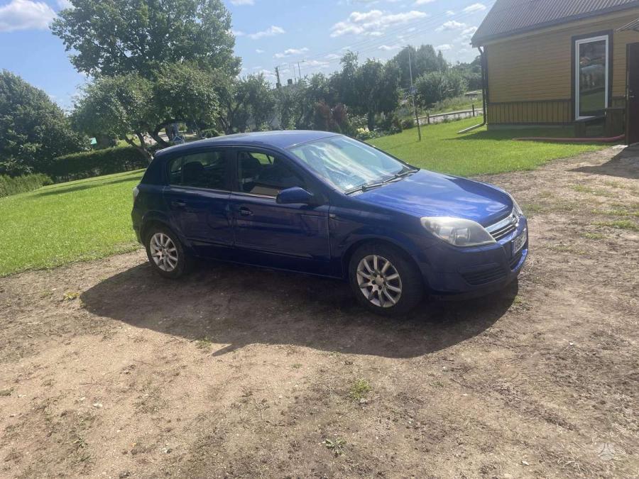 Zils Opel Astra 2005 Telšiai, ar dzinēja tilpumu 1.69 L un nobraukumu 268 tūkst. km par 1000 €, foto 1 vietnē AUTOMOTO.COM.LV