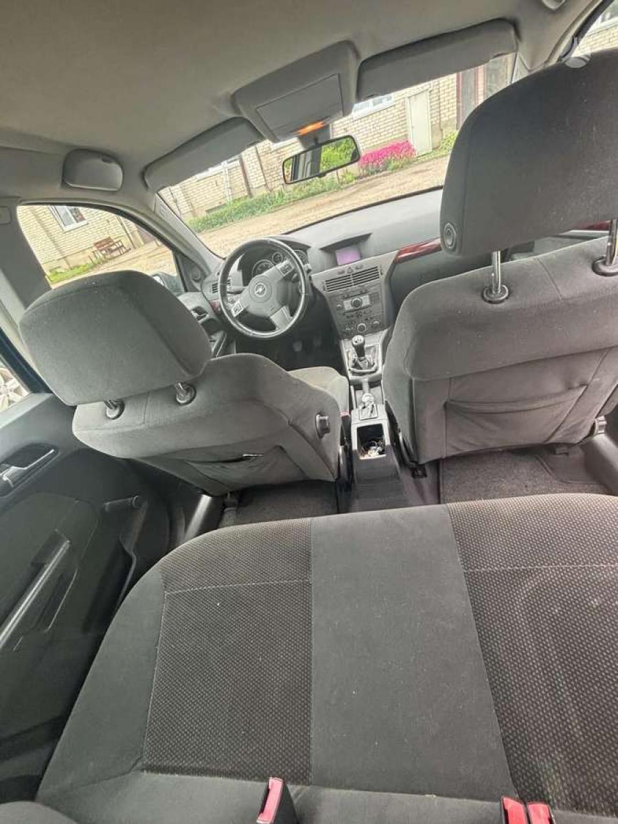 Zils Opel Astra 2005 Telšiai, ar dzinēja tilpumu 1.69 L un nobraukumu 268 tūkst. km par 1000 €, foto 10 vietnē AUTOMOTO.COM.LV