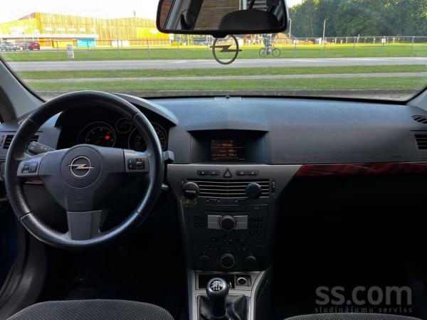 Zils Opel Astra 2005 Rīga, ar dzinēja tilpumu 1.70 L un nobraukumu 284 tūkst. km par 2000 €, foto 6 vietnē AUTOMOTO.COM.LV