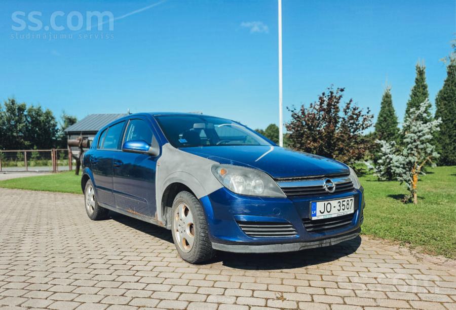 Blue Opel Astra 2005 in Ventspils, with an engine capacity of 1.70 L and mileage of 355 thousand km for 400 €, photo 6 on AUTOMOTO.COM.LV