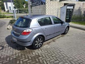 Blue Opel Astra 2005 in Telschi, with an engine capacity of 1.69 L and mileage of 298 thousand km for 650 €, photo  on AUTOMOTO.COM.LV