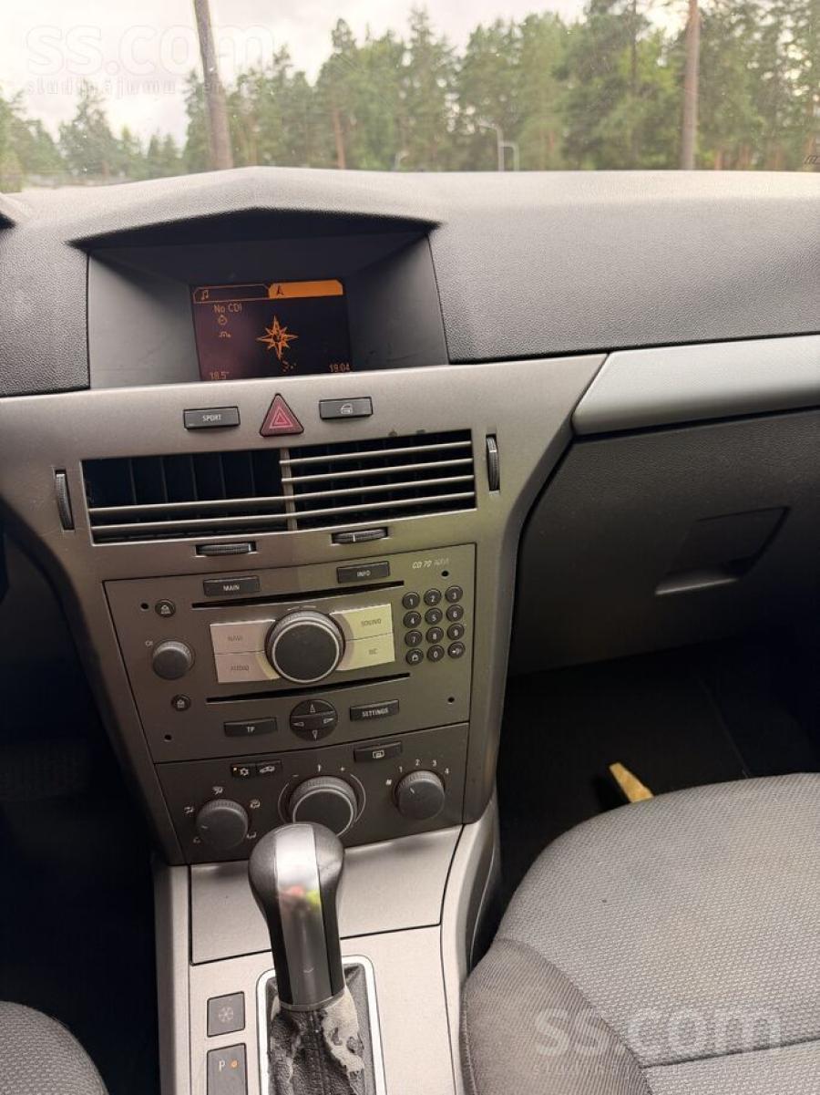 Zils Opel Astra 2005 Rīga, ar dzinēja tilpumu 1.80 L un nobraukumu 218 tūkst. km par 1250 €, foto 7 vietnē AUTOMOTO.COM.LV