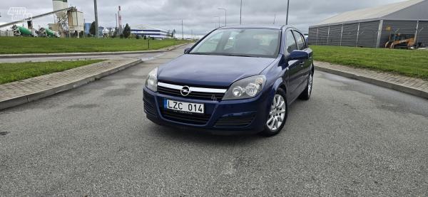Blue Opel Astra 2005 in Klaipeda, with an engine capacity of 1.70 L and mileage of 310 thousand km for 1200 €, photo 4 on AUTOMOTO.COM.LV