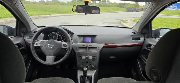 Blue Opel Astra 2005 in Klaipeda, with an engine capacity of 1.70 L and mileage of 310 thousand km for 1200 €, photo 10 on AUTOMOTO.COM.LV