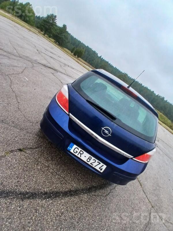 Zils Opel Astra 2006 Tukums, ar dzinēja tilpumu 1.90 L un nobraukumu 231 tūkst. km par 850 €, foto 4 vietnē AUTOMOTO.COM.LV