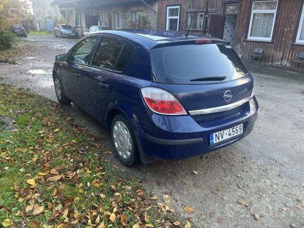 Blue Opel Astra 2006 in Jelgava, with an engine capacity of 1.60 L and mileage of 147 thousand km for 1380 €, photo 4 on AUTOMOTO.COM.LV