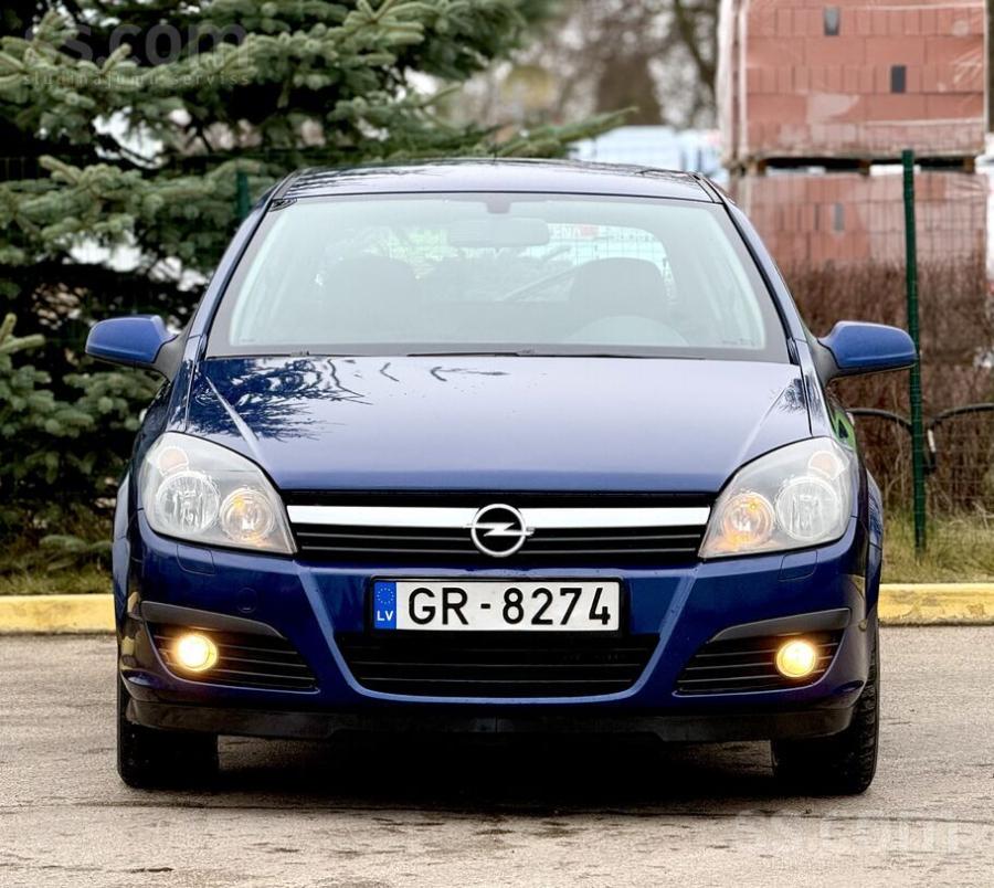Blue Opel Astra 2006 in Jelgava, with an engine capacity of 1.90 L and mileage of 233 thousand km for 1250 €, photo 2 on AUTOMOTO.COM.LV