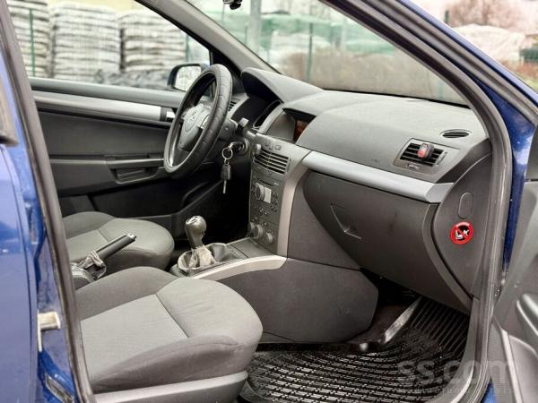 Zils Opel Astra 2006 Jelgava, ar dzinēja tilpumu 1.90 L un nobraukumu 233 tūkst. km par 1250 €, foto 9 vietnē AUTOMOTO.COM.LV