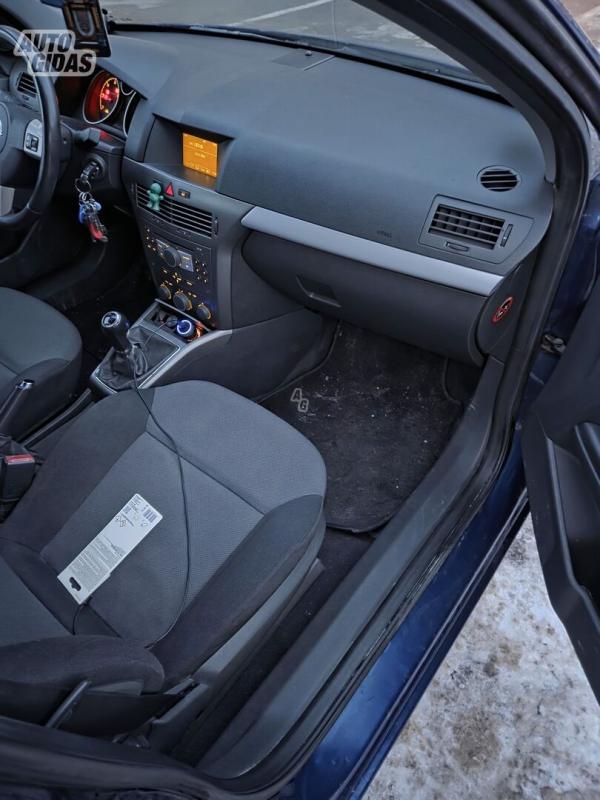 Zils Opel Astra 2006 Alīta, ar dzinēja tilpumu 1.90 L un nobraukumu 241 tūkst. km par 650 €, foto 6 vietnē AUTOMOTO.COM.LV
