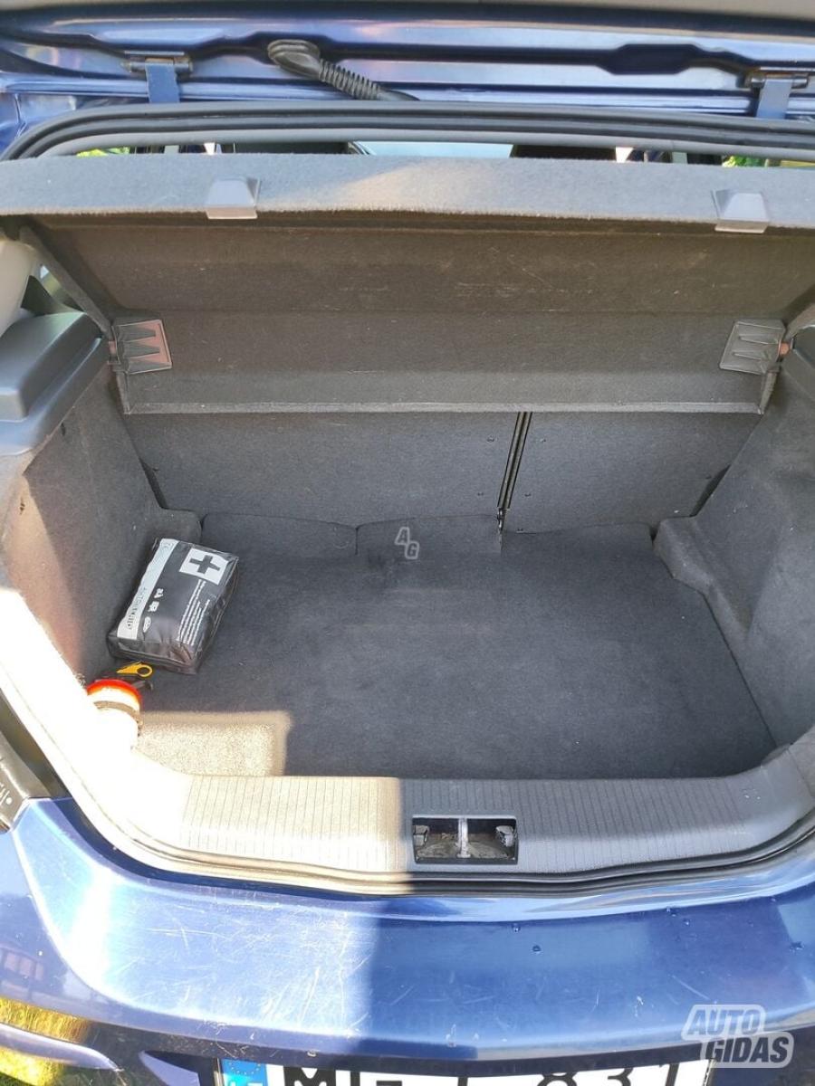 Zils Opel Astra 2006 Vilkaviškis, ar dzinēja tilpumu 1.90 L un nobraukumu 365 tūkst. km par 1500 €, foto 8 vietnē AUTOMOTO.COM.LV