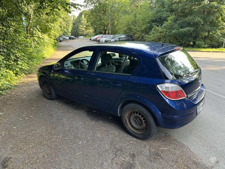 Zils Opel Astra 2006 Viļņa, ar dzinēja tilpumu 1.60 L un nobraukumu 210 tūkst. km par 1300 €, foto 4 vietnē AUTOMOTO.COM.LV