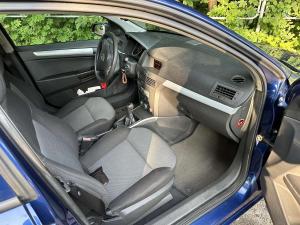 Zils Opel Astra 2006 Viļņa, ar dzinēja tilpumu 1.60 L un nobraukumu 210 tūkst. km par 1300 €, foto 9 vietnē AUTOMOTO.COM.LV