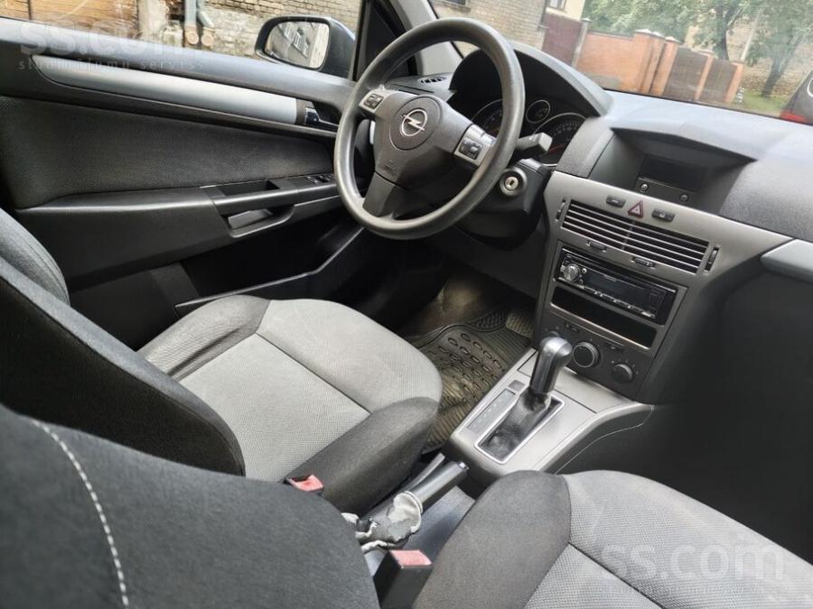Zils Opel Astra 2006 Rīga, ar dzinēja tilpumu 1.80 L un nobraukumu 192 tūkst. km par 1500 €, foto 7 vietnē AUTOMOTO.COM.LV