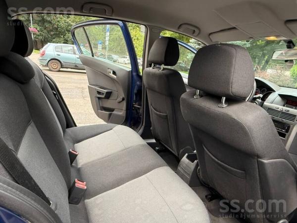 Zils Opel Astra 2006 Rīga, ar dzinēja tilpumu 1.80 L un nobraukumu 192 tūkst. km par 1500 €, foto 8 vietnē AUTOMOTO.COM.LV