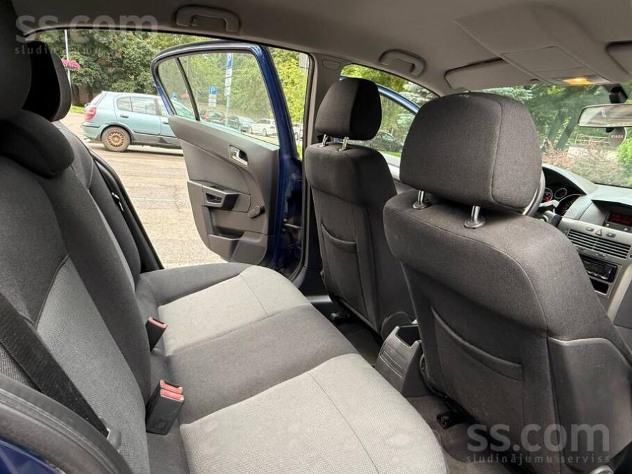Zils Opel Astra 2006 Rīga, ar dzinēja tilpumu 1.80 L un nobraukumu 192 tūkst. km par 1500 €, foto 9 vietnē AUTOMOTO.COM.LV