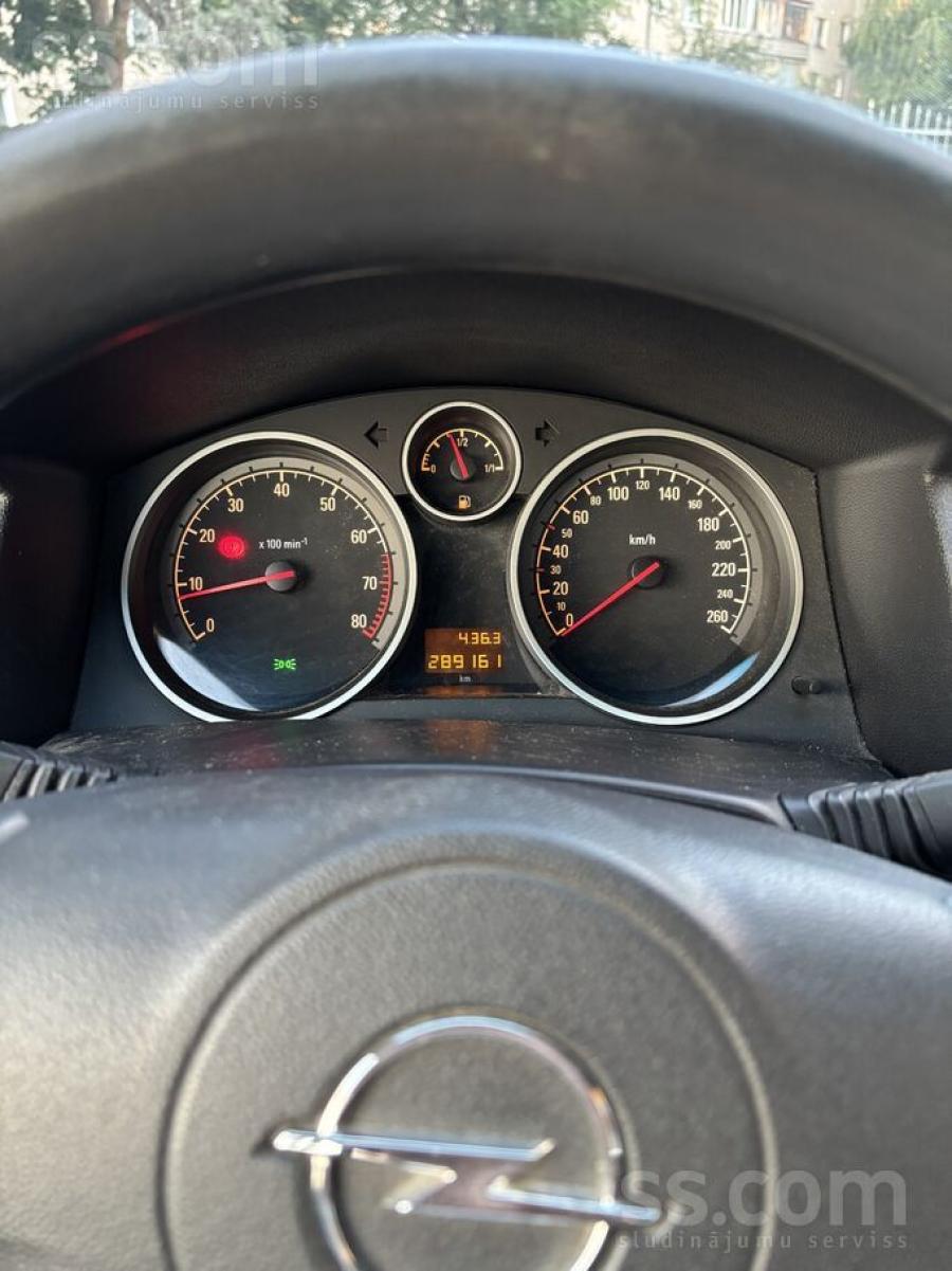 Zils Opel Astra 2006 Rīga, ar dzinēja tilpumu 1.60 L un nobraukumu 289 tūkst. km par 1600 €, foto 6 vietnē AUTOMOTO.COM.LV