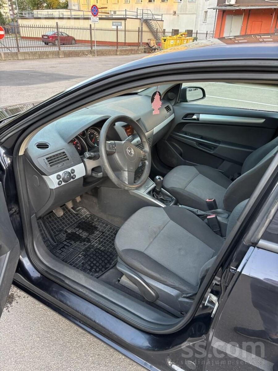 Zils Opel Astra 2006 Rīga, ar dzinēja tilpumu 1.60 L un nobraukumu 289 tūkst. km par 1600 €, foto 8 vietnē AUTOMOTO.COM.LV