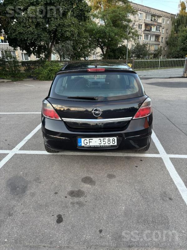 Zils Opel Astra 2006 Rīga, ar dzinēja tilpumu 1.60 L un nobraukumu 289 tūkst. km par 1450 €, foto 3 vietnē AUTOMOTO.COM.LV