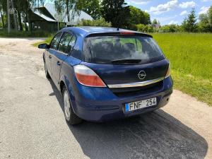 Blue Opel Astra 2006 in Vilnius, with an engine capacity of 1.80 L and mileage of 160 thousand km for 950 €, photo 3 on AUTOMOTO.COM.LV