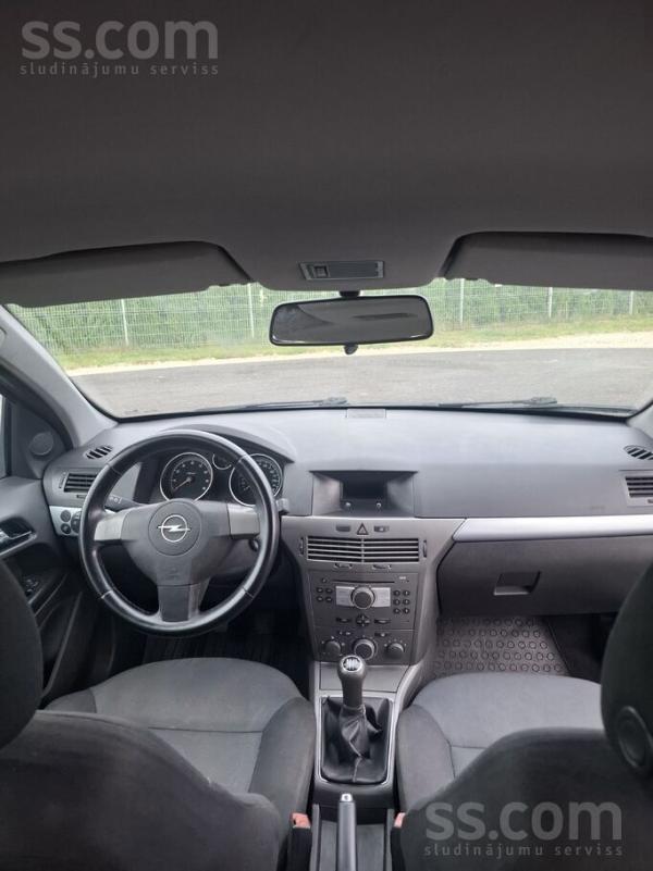 Blue Opel Astra 2006 in Jelgava, with an engine capacity of 1.40 L and mileage of 210 thousand km for 900 €, photo 7 on AUTOMOTO.COM.LV