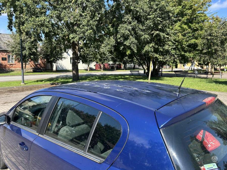 Blue Opel Astra 2006 in Siauliai, with an engine capacity of 1.91 L and mileage of 338 thousand km for 1500 €, photo 6 on AUTOMOTO.COM.LV