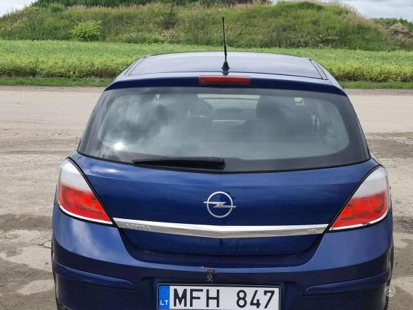 Zils Opel Astra 2006 Vilkaviškis, ar dzinēja tilpumu 1.80 L un nobraukumu 250 tūkst. km par 1300 €, foto 4 vietnē AUTOMOTO.COM.LV