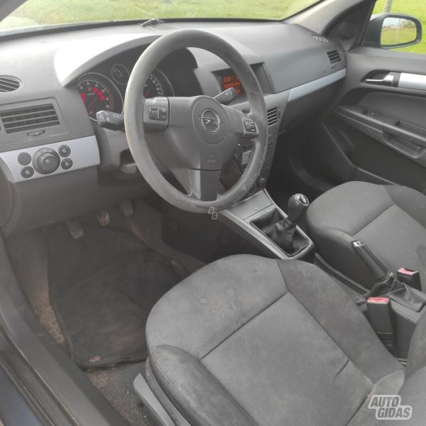 Zils Opel Astra 2006 Šauļi, ar dzinēja tilpumu 1.40 L un nobraukumu 176 tūkst. km par 1100 €, foto 6 vietnē AUTOMOTO.COM.LV