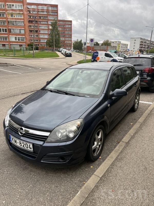 Blue Opel Astra 2006 in Daugavpils, with an engine capacity of 1.30 L and mileage of 226 thousand km for 1000 €, photo 3 on AUTOMOTO.COM.LV