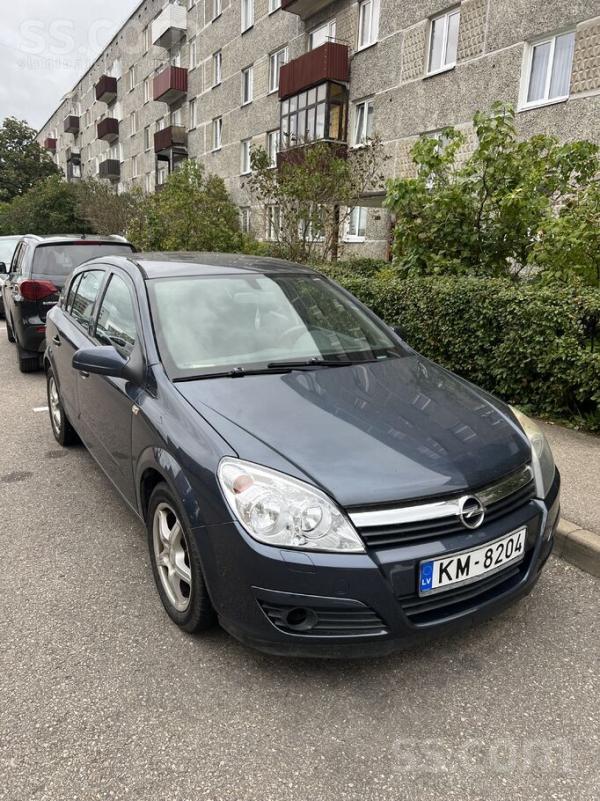 Blue Opel Astra 2006 in Daugavpils, with an engine capacity of 1.30 L and mileage of 226 thousand km for 1000 €, photo 4 on AUTOMOTO.COM.LV