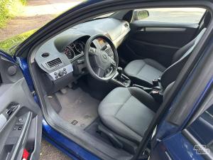 Zils Opel Astra 2006 Viļņa, ar dzinēja tilpumu 1.60 L un nobraukumu 210 tūkst. km par 900 €, foto 8 vietnē AUTOMOTO.COM.LV