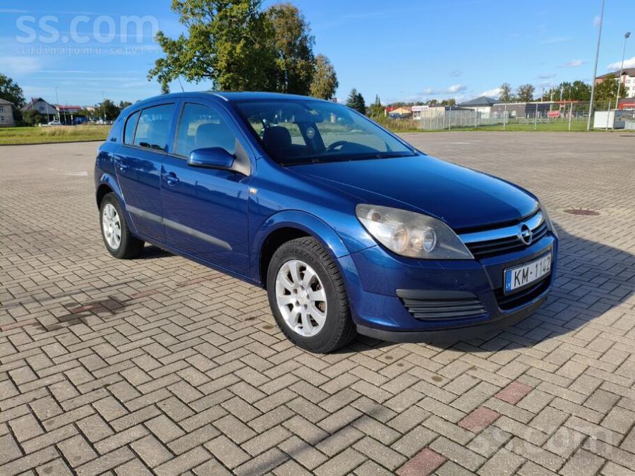 Blue Opel Astra 2006 in Valmiera, with an engine capacity of 1.80 L and mileage of 196 thousand km for 2050 €, photo 1 on AUTOMOTO.COM.LV
