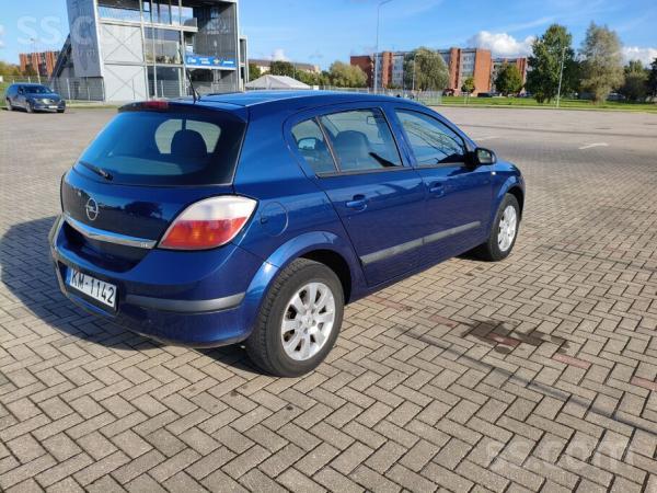 Zils Opel Astra 2006 Valmiera, ar dzinēja tilpumu 1.80 L un nobraukumu 196 tūkst. km par 2050 €, foto 3 vietnē AUTOMOTO.COM.LV