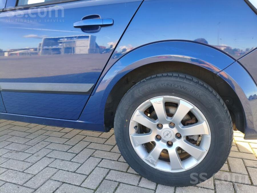 Blue Opel Astra 2006 in Valmiera, with an engine capacity of 1.80 L and mileage of 196 thousand km for 2050 €, photo 7 on AUTOMOTO.COM.LV