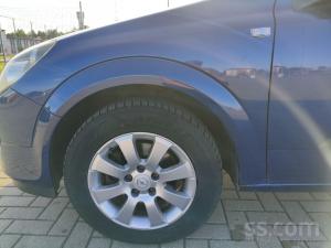 Blue Opel Astra 2006 in Valmiera, with an engine capacity of 1.80 L and mileage of 196 thousand km for 2050 €, photo 9 on AUTOMOTO.COM.LV