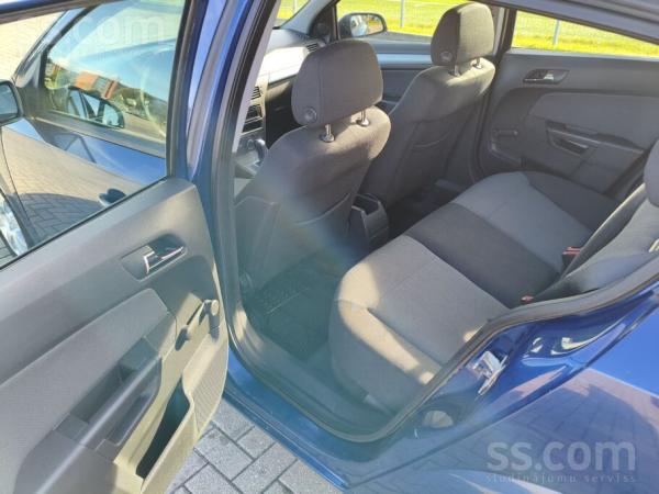 Zils Opel Astra 2006 Valmiera, ar dzinēja tilpumu 1.80 L un nobraukumu 196 tūkst. km par 2050 €, foto 11 vietnē AUTOMOTO.COM.LV